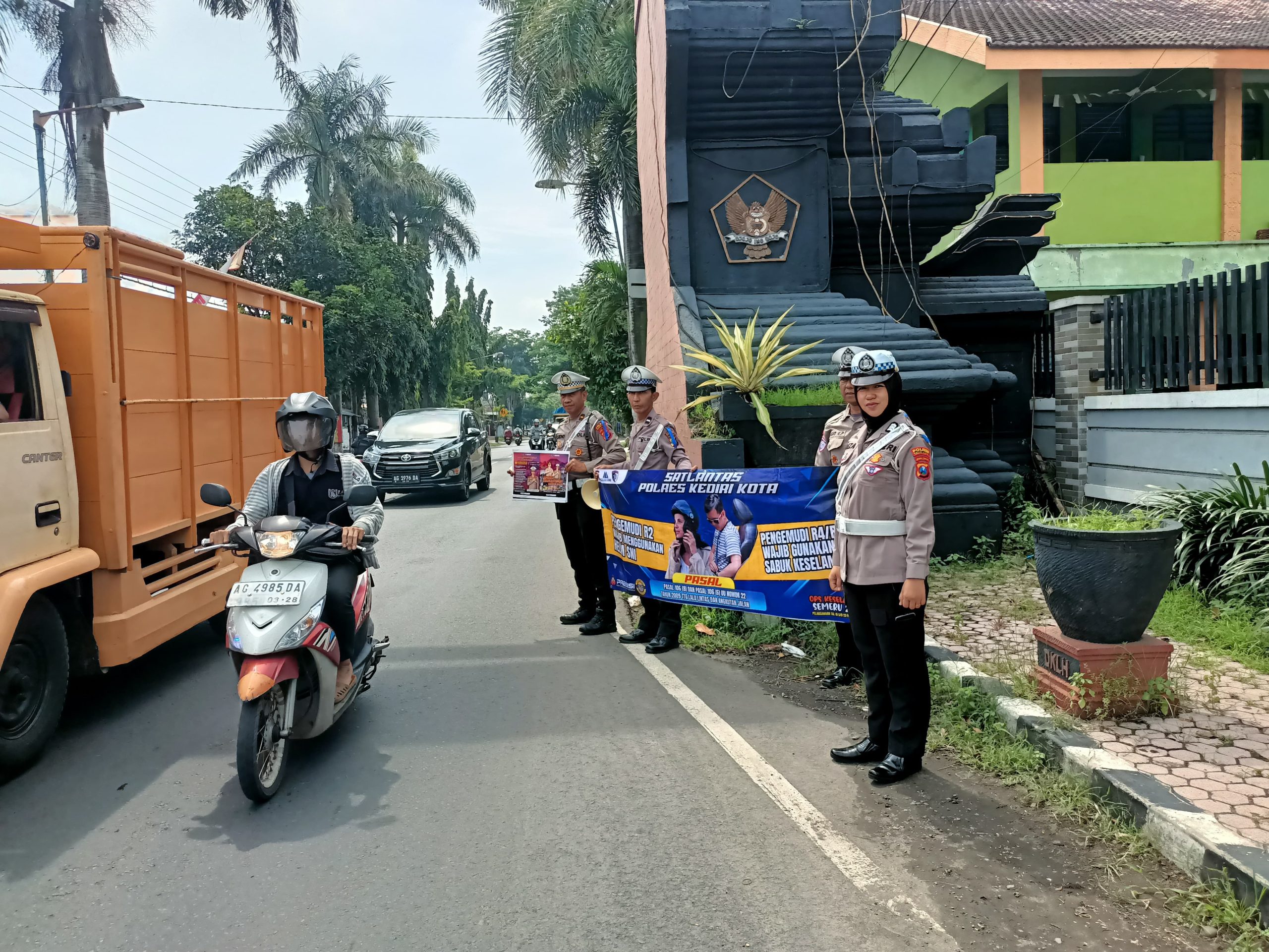 Operasi Keselamatan 2025, Edukasi Keselamatan Berlalu Lintas, Pengguna Jalan Diminta Lebih ...